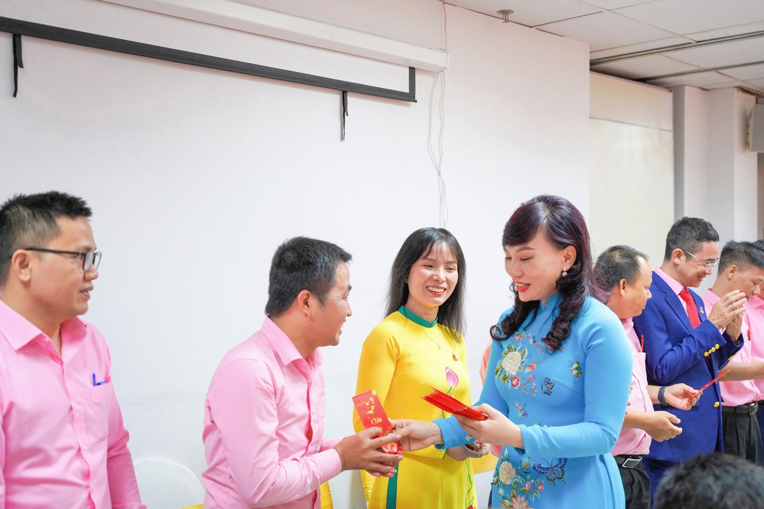REINFORCING FOUNDATION - BREAKING THROUGH TO SUCCESS - DaiDung Corporation